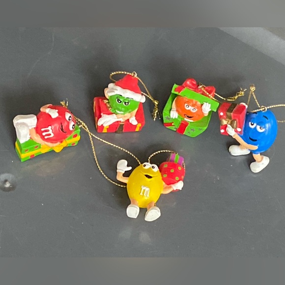Holiday | Set Of 5 Mms Christmas Ornaments In Green Red Orange Yellow ...